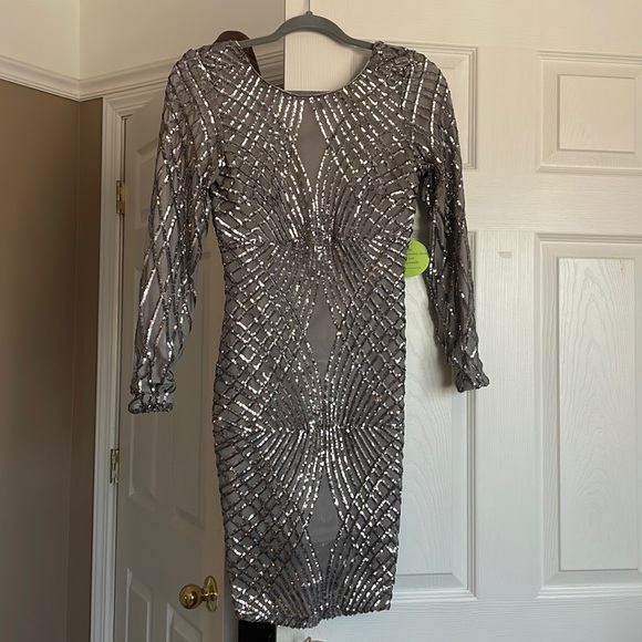 Windsor | Dresses | Windsor Silver Sequin Bodycon Dress | Poshmark